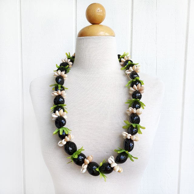 Hawaiian Hula Supplies Kukui Shell Lei [Cowrie Shell w/Leaf] – Halehawaiian