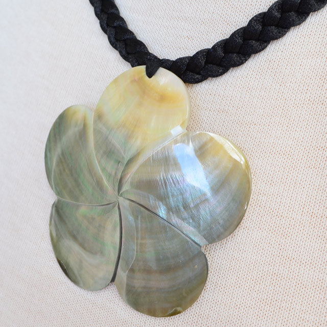 Hawaiian Hula Supplies Shell Necklace [Plumeria] – Halehawaiian